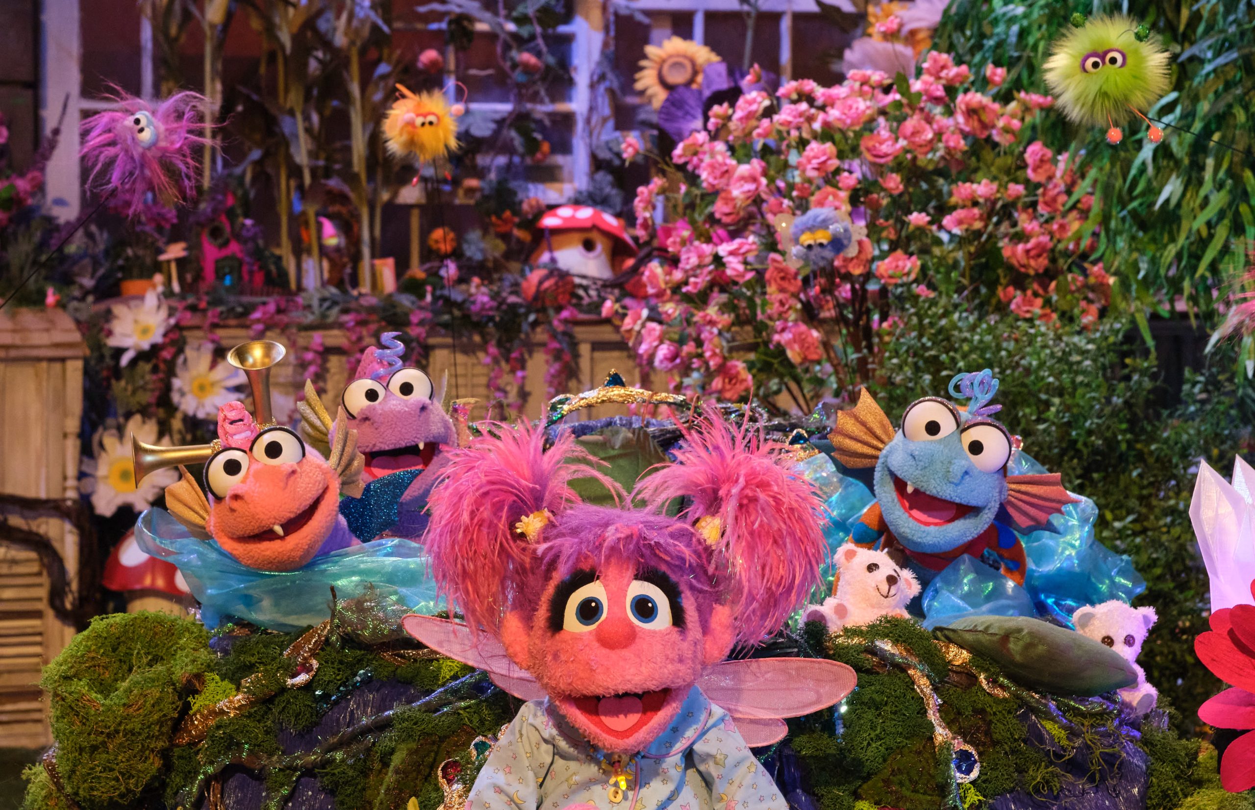 Watch and Play: Abby's Magical Dragons - Sesame Workshop